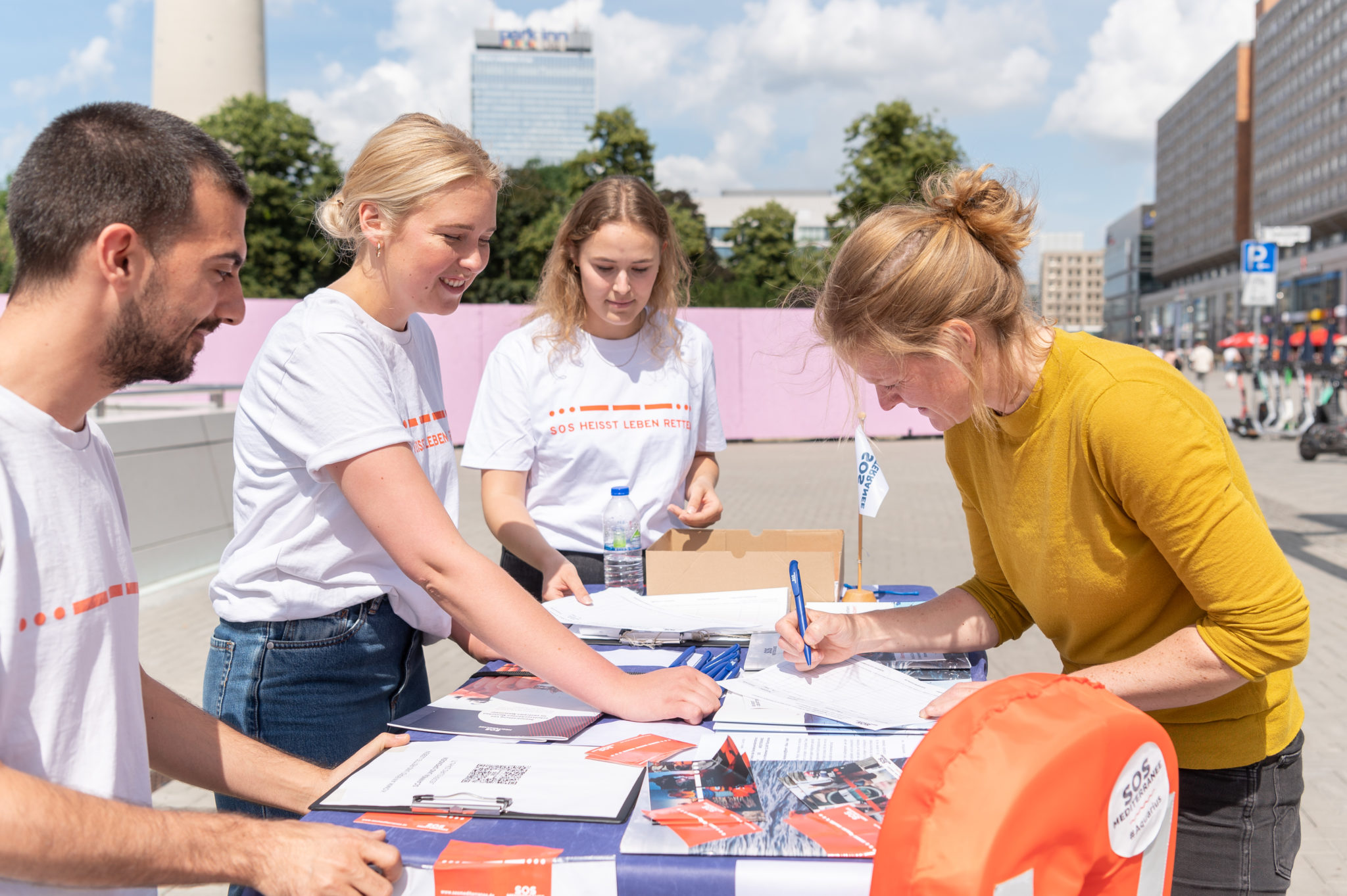 Mitmachen - SOS HUMANITY