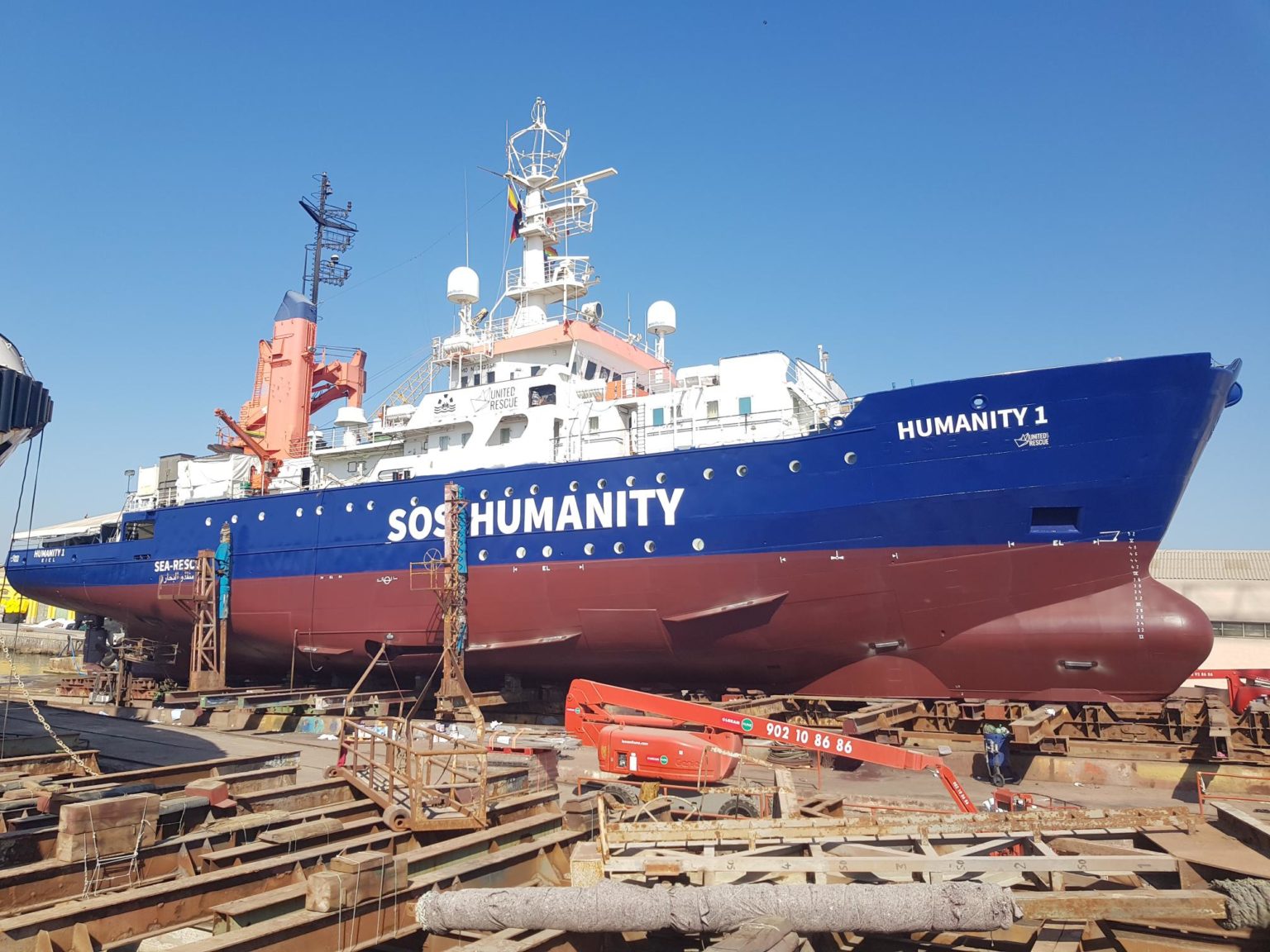 SOS Humanity baptises its new ship: the Humanity 1 - SOS HUMANITY